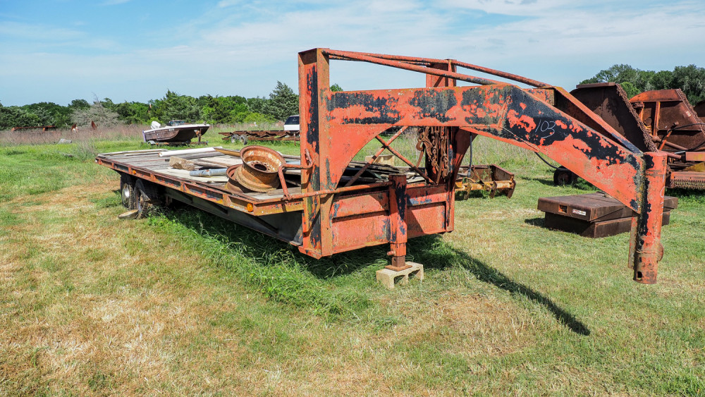 Shop made Gooseneck equipment trailer - Swico Auctions