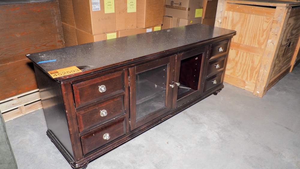 Credenza - Swico Auctions