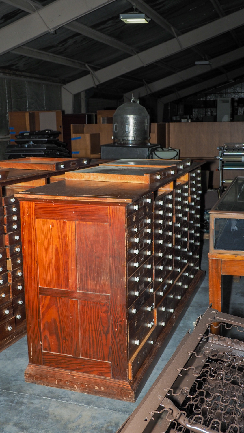48 drawer specimen cabinet - Swico Auctions
